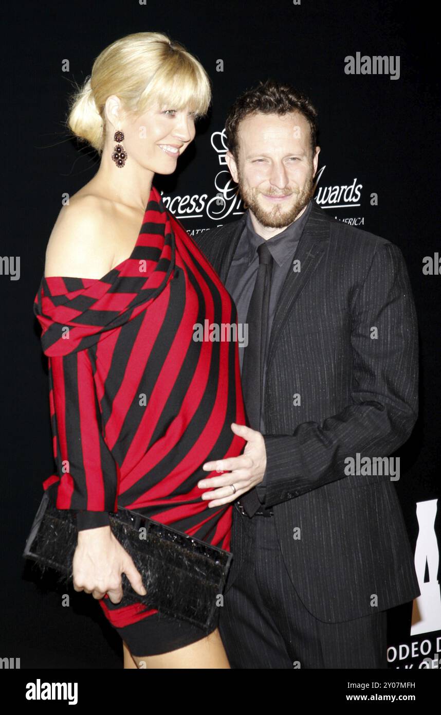 Jenna Elfman and Bodhi Elfman at the Rodeo Drive Walk of Style Award ...