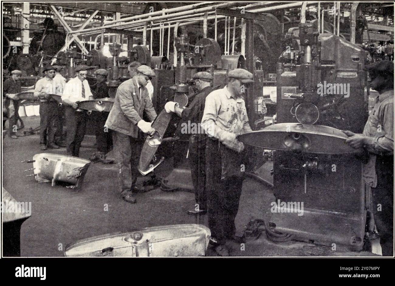 Industry workers 1920s hi-res stock photography and images - Alamy
