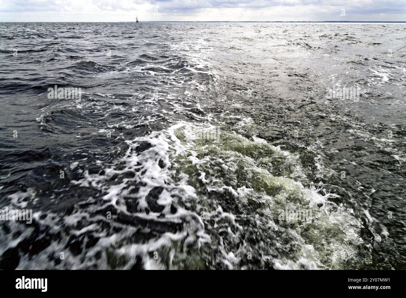 Stern sea of a sailing yacht underway Stock Photo - Alamy