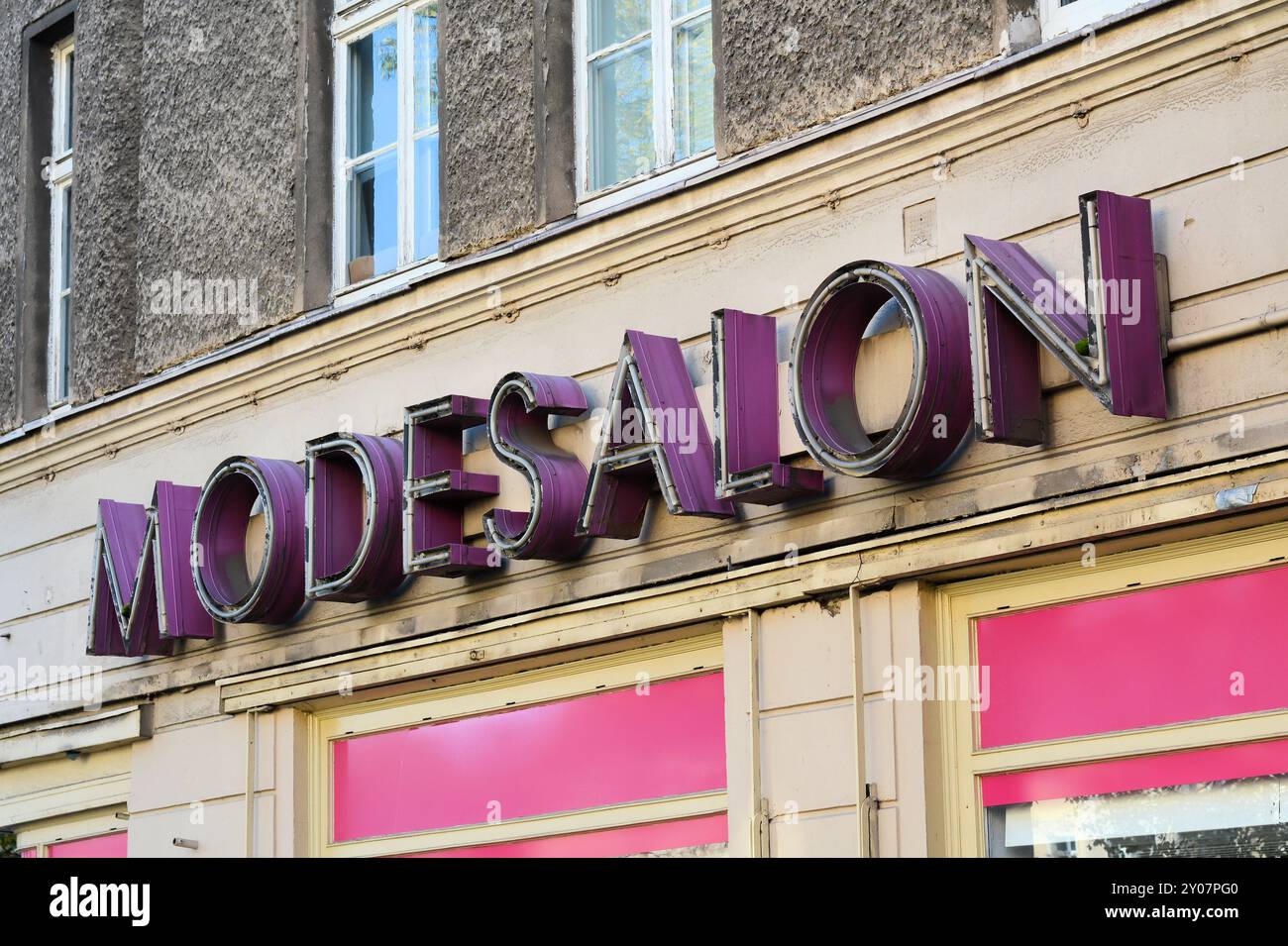 Abandoned old town mall hi-res stock photography and images - Alamy