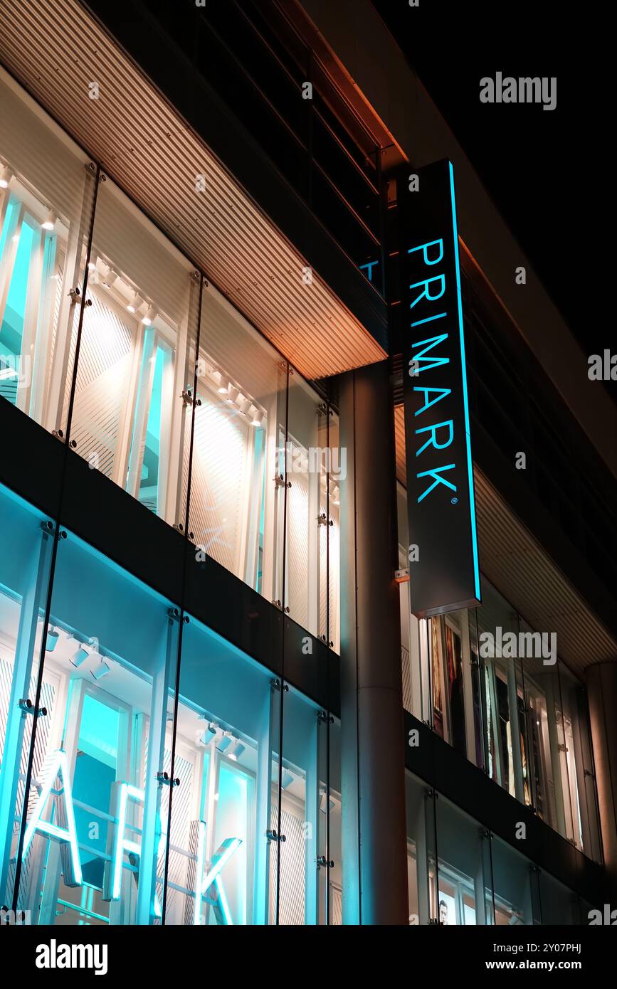 Primark shop in the city centre of Cologne Stock Photo - Alamy