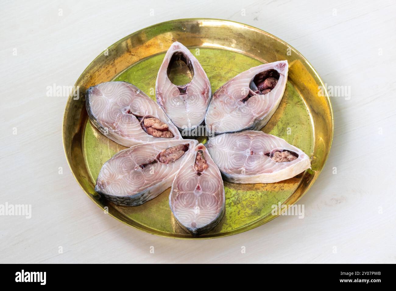 Slices of hilsa fish hi-res stock photography and images - Alamy