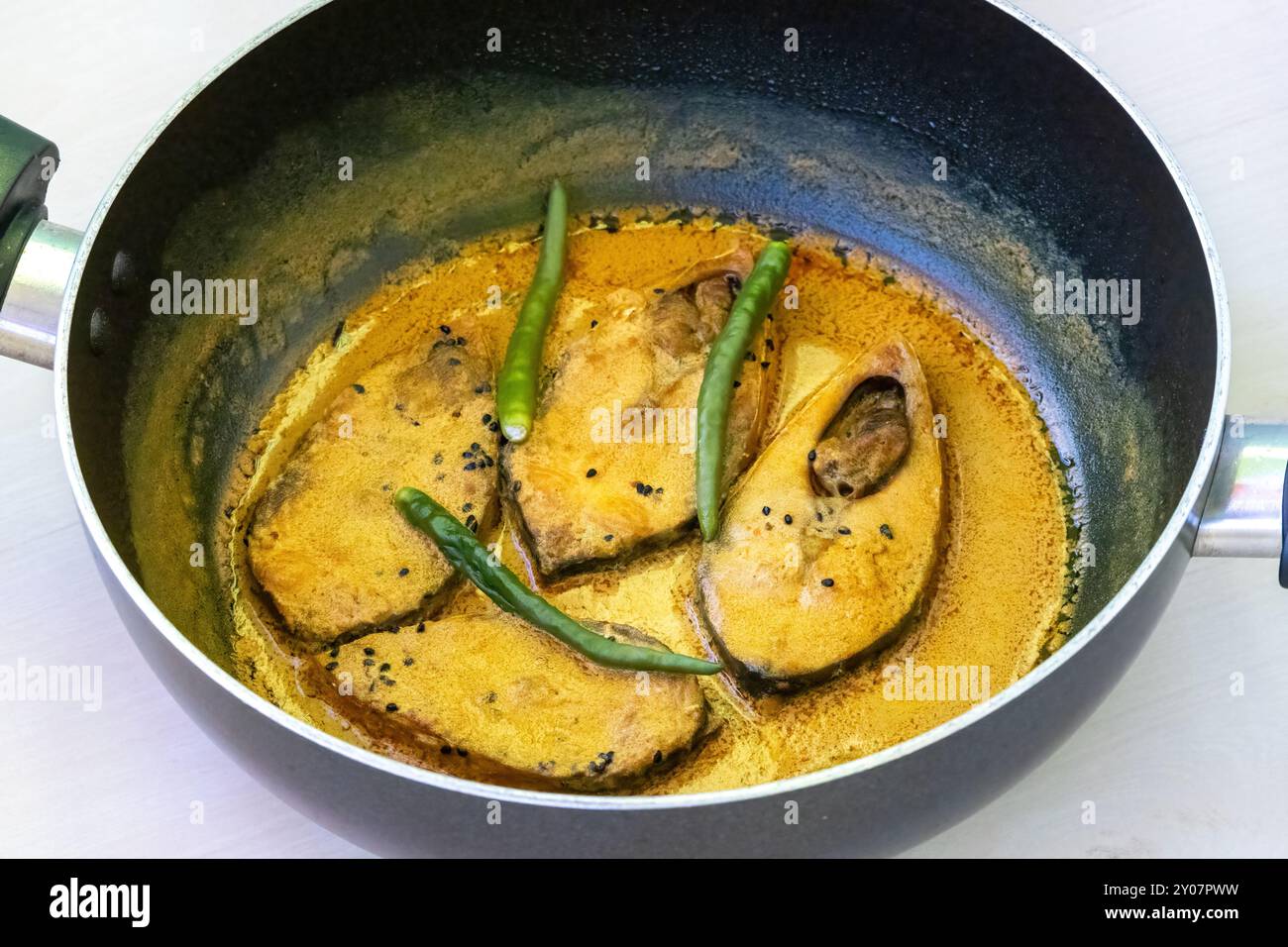 Shorshe ilish hi-res stock photography and images - Alamy
