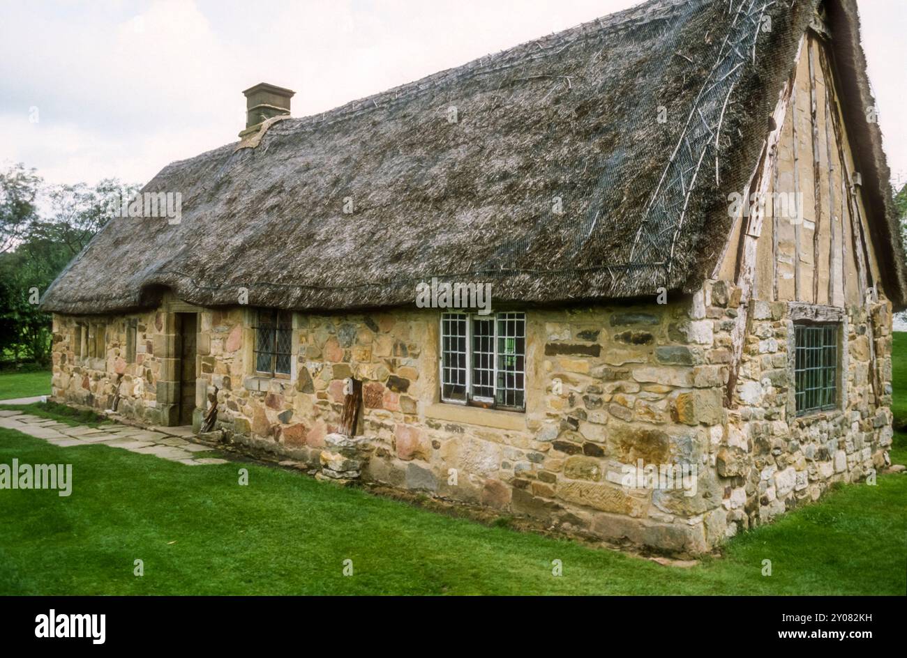 Cruck hi-res stock photography and images - Alamy