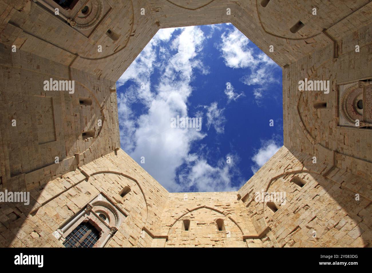 The inner courtyard of Castel del Monte Stock Photo - Alamy