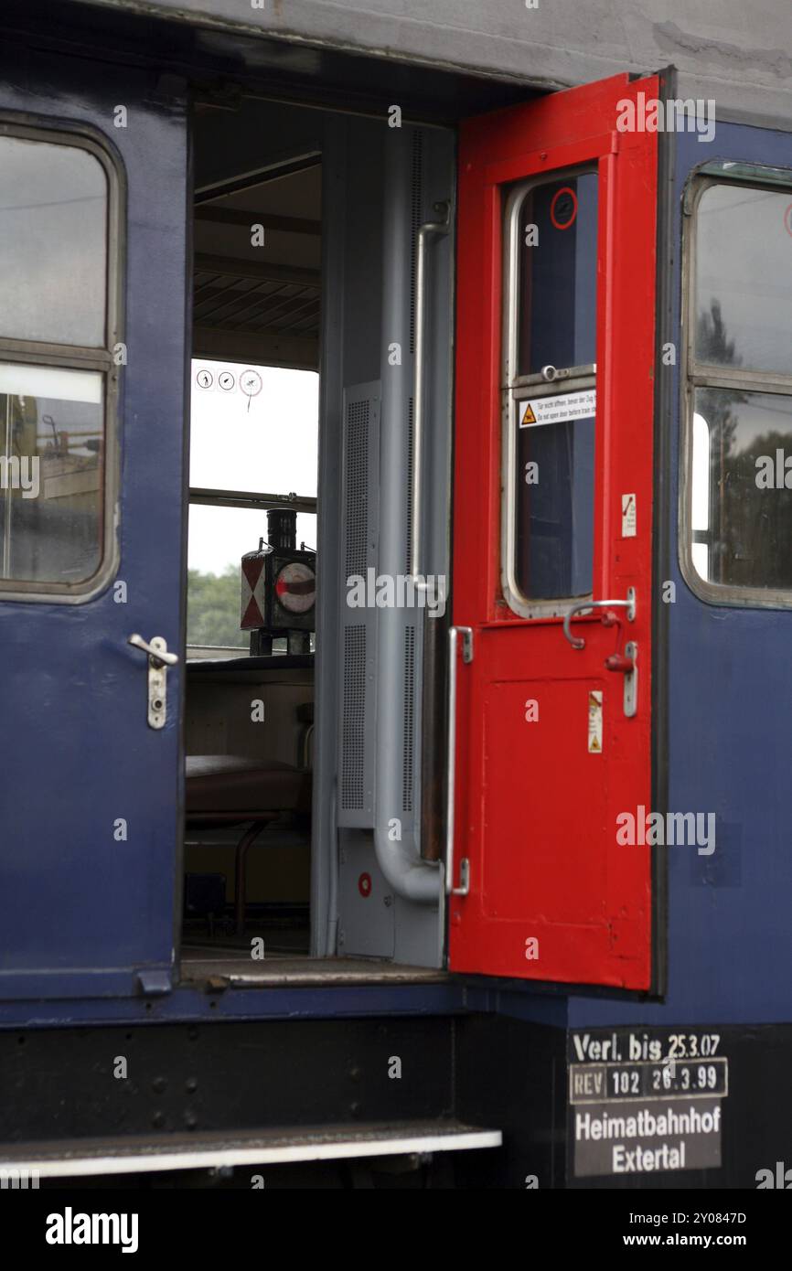 Old fashioned train carriage door hi-res stock photography and images ...