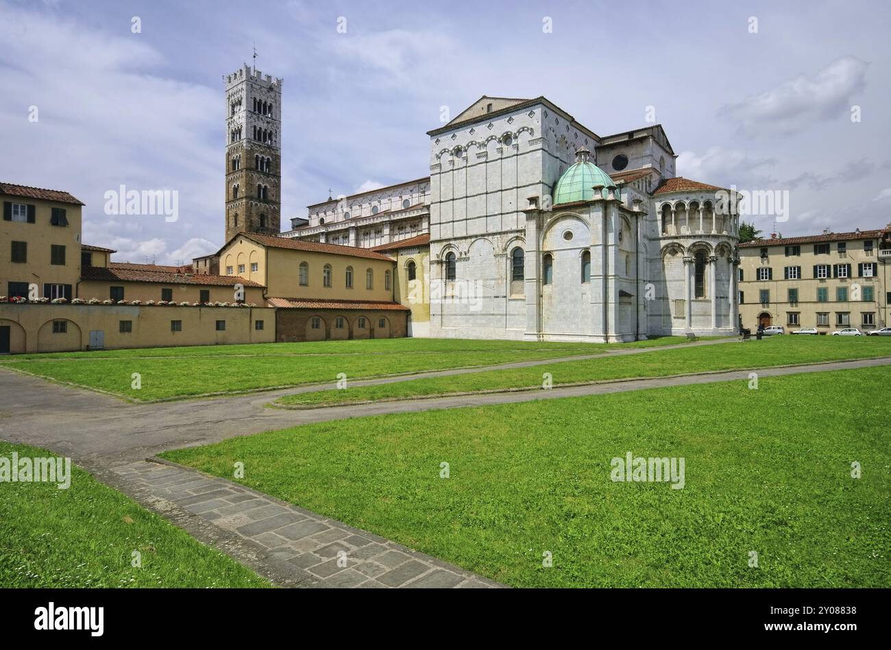 Lucca cathedral area hi-res stock photography and images - Alamy