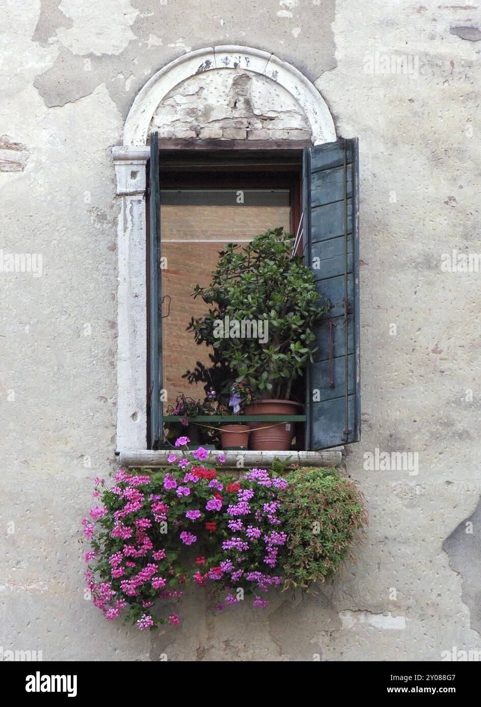 Bavaria flower boxes by windows hi-res stock photography and images - Alamy