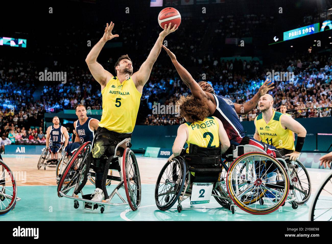 PARIS, FRANKREICH 01. September - Rollstuhlbasketball Australien - USA ...
