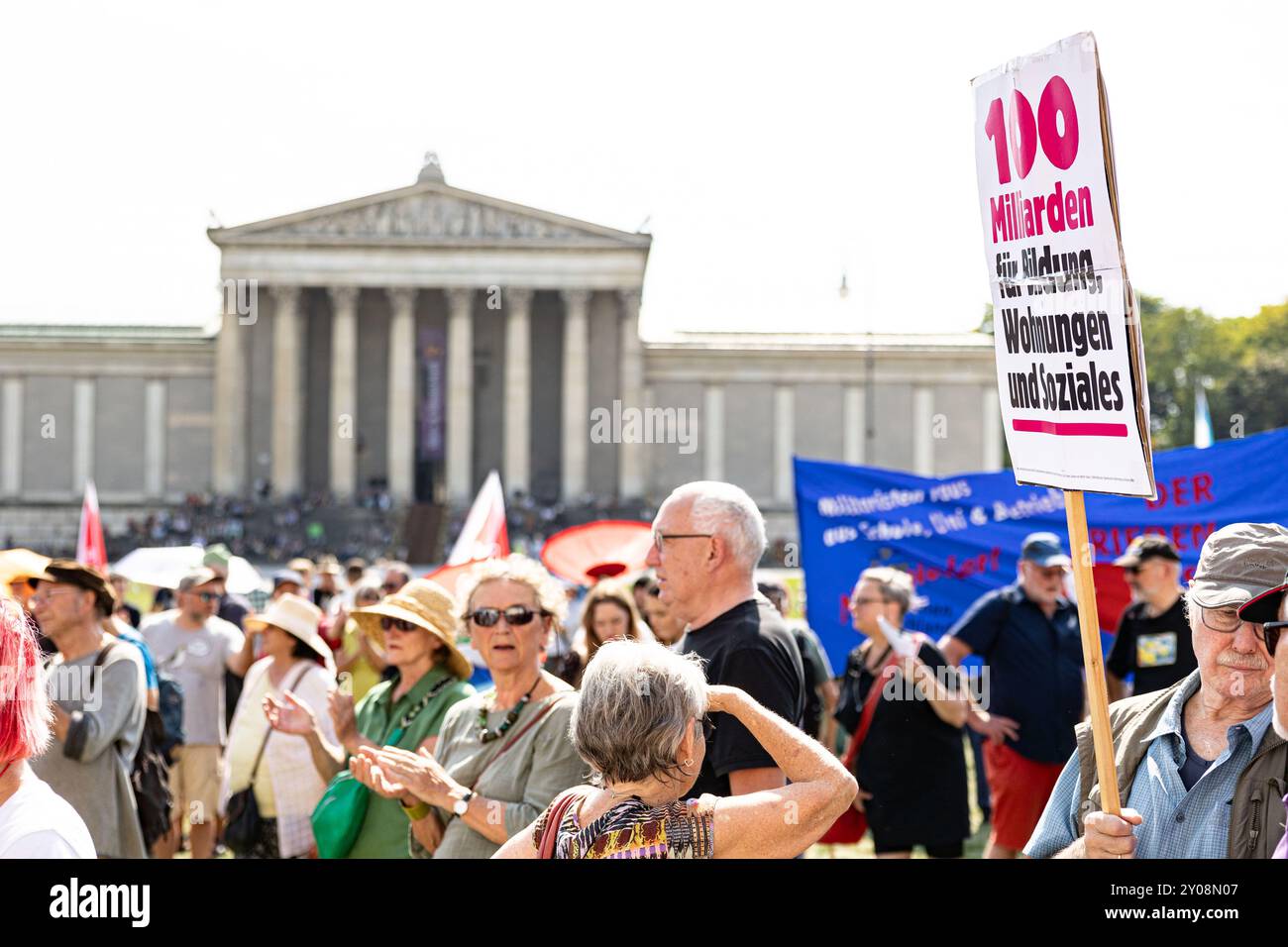 Munich, Germany. 01st Sep, 2024. Hundreds gathered on 1.9.2024, the ...