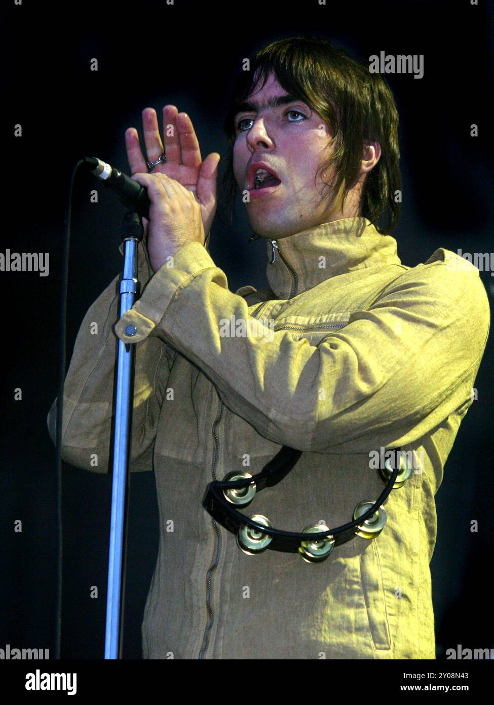 Oasis in concert at Finsbury Park,London 6th July 2002 Stock Photo - Alamy