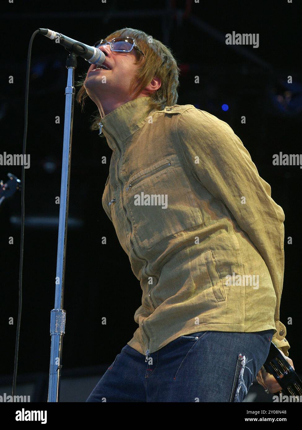 Oasis in concert at Finsbury Park,London 6th July 2002 Stock Photo - Alamy