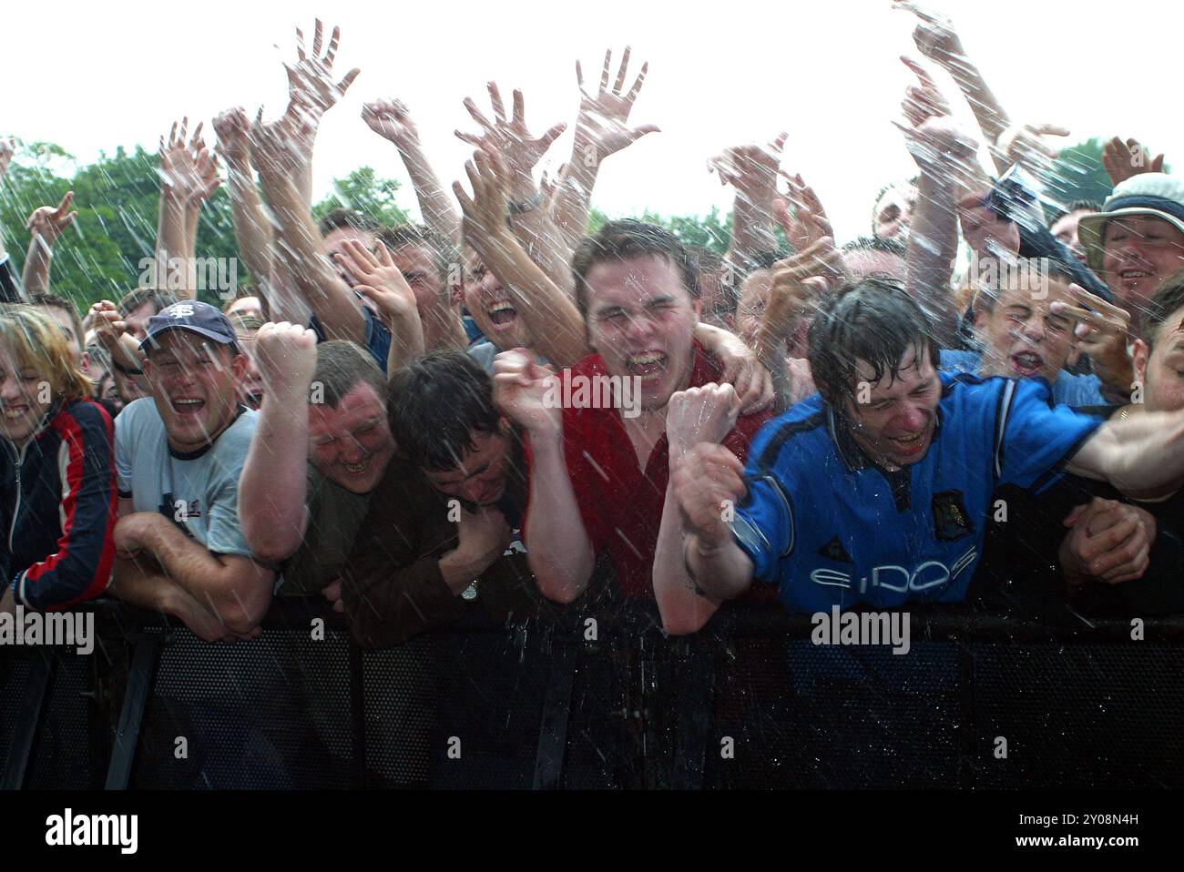 Liam gallagher oasis 2002 hi-res stock photography and images - Alamy