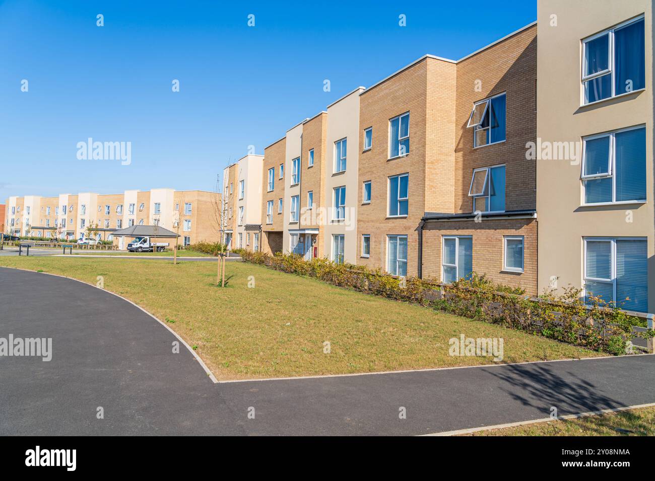 Street front modern apartments hi-res stock photography and images - Alamy