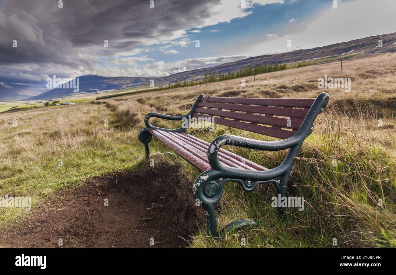 Standing bench benches hi-res stock photography and images - Alamy