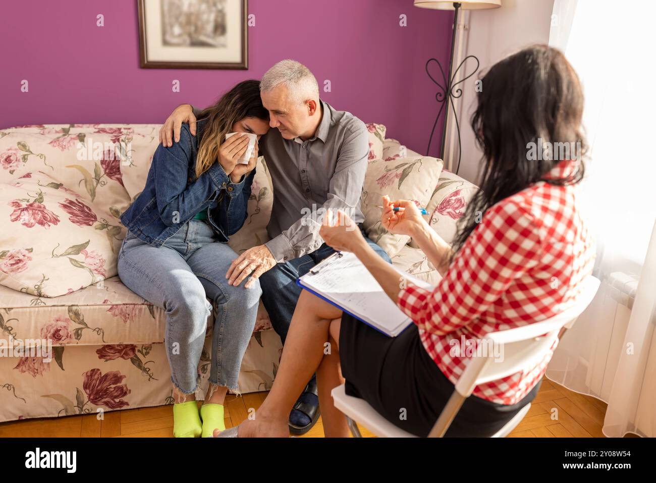 Preschool kids listening parents hi-res stock photography and images - Alamy