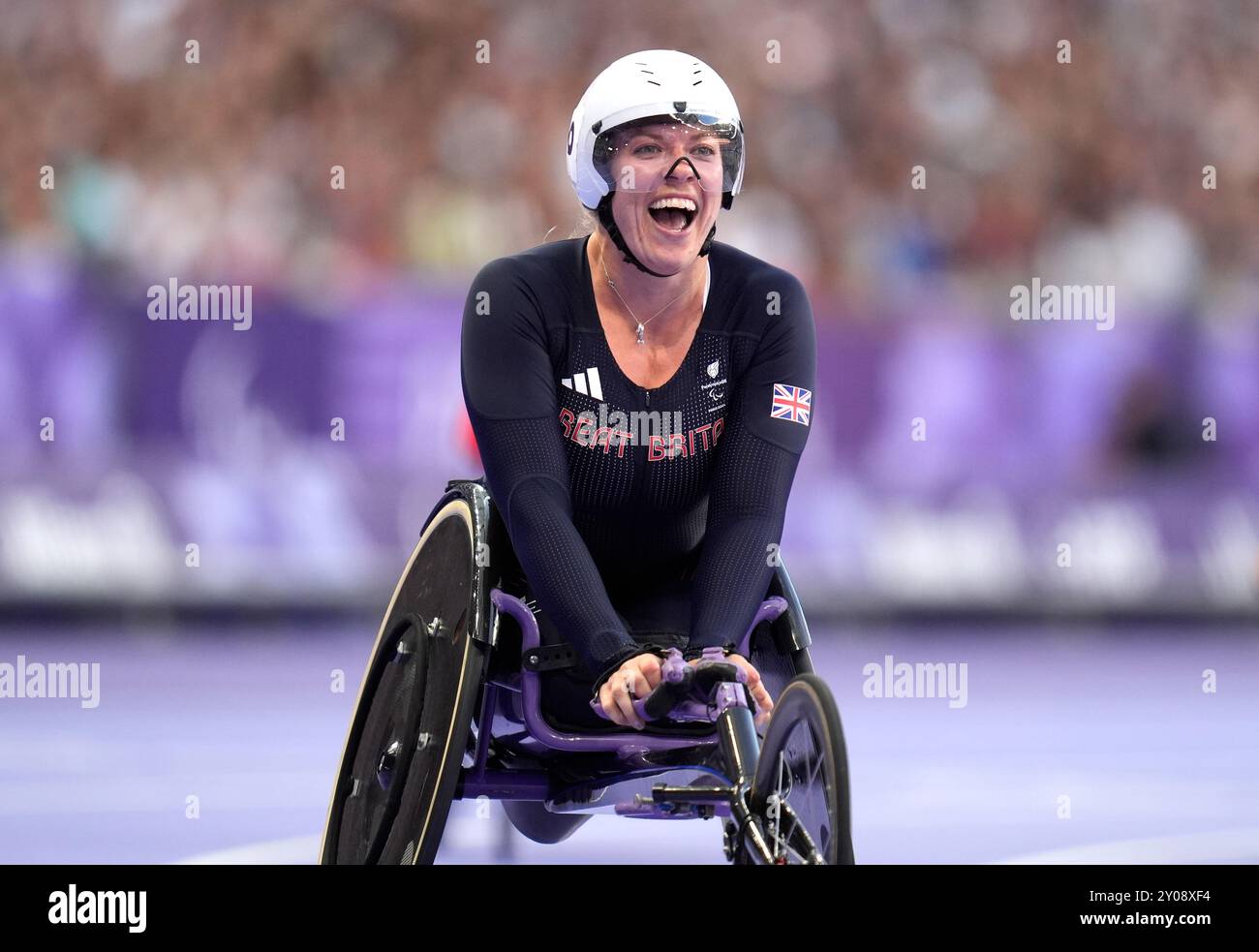Great Britain's Hannah Cockroft celebrates winning gold in the Women's ...