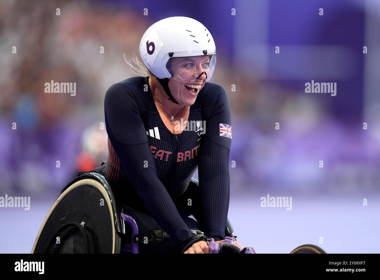 Great Britain's Hannah Cockroft celebrates winning gold in the Women's ...