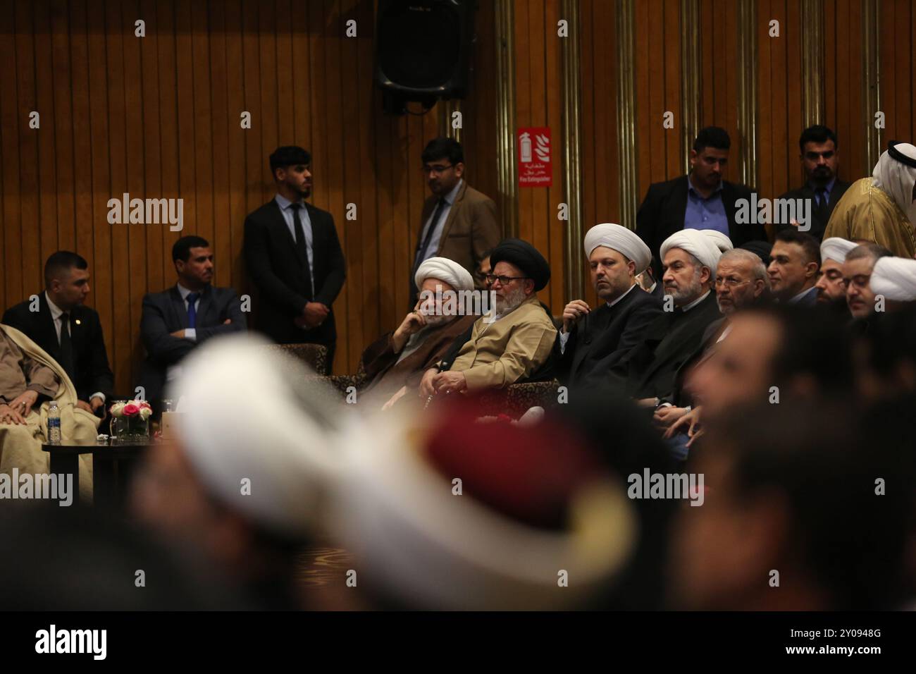 The shia crescent hi-res stock photography and images - Alamy