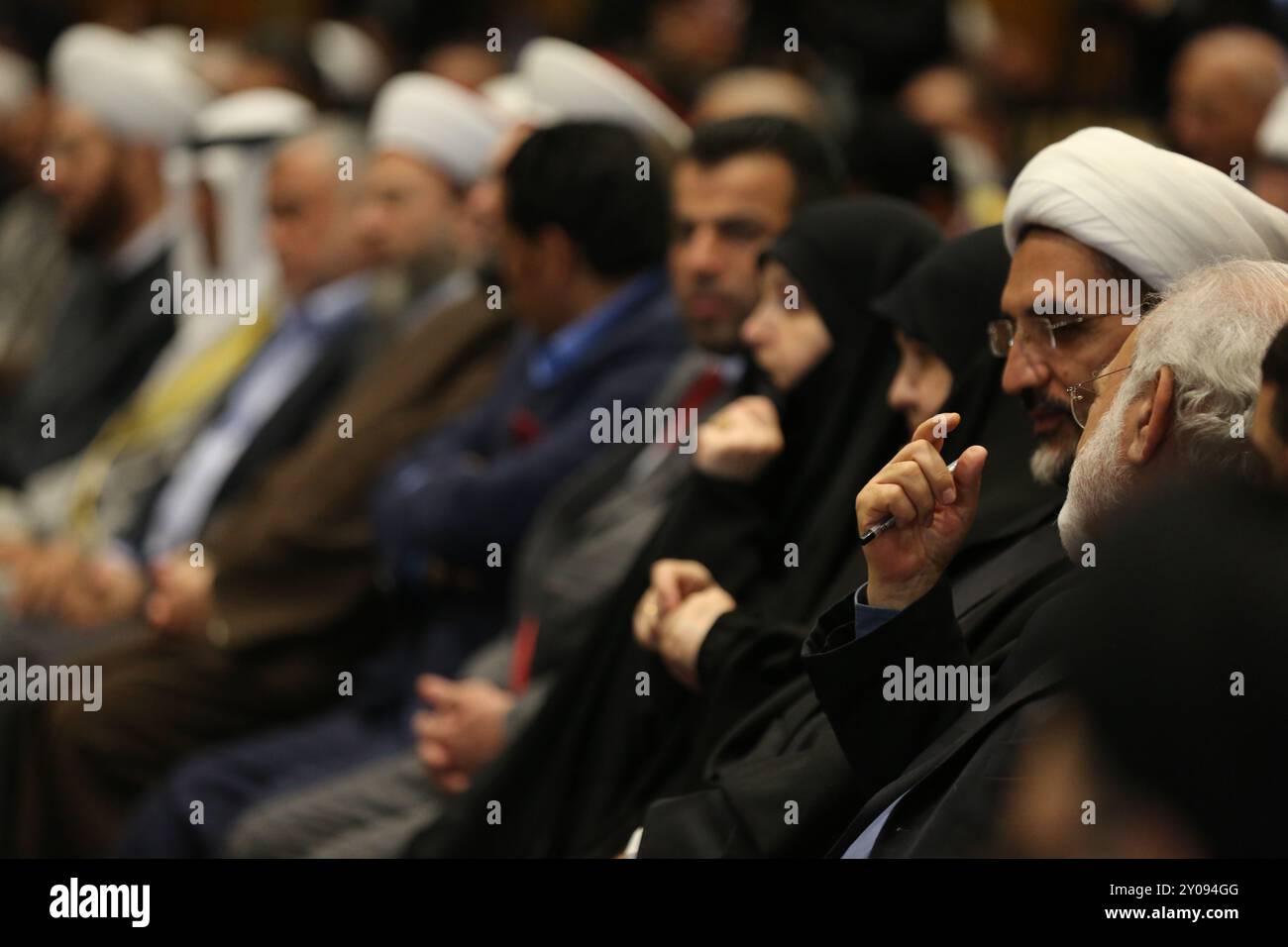 The shia crescent hi-res stock photography and images - Alamy