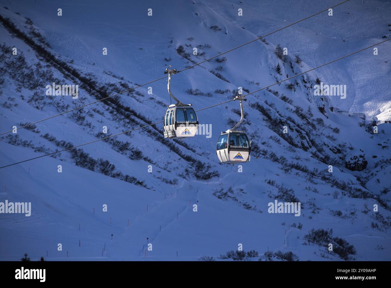 Empty cable cars open hi-res stock photography and images - Alamy