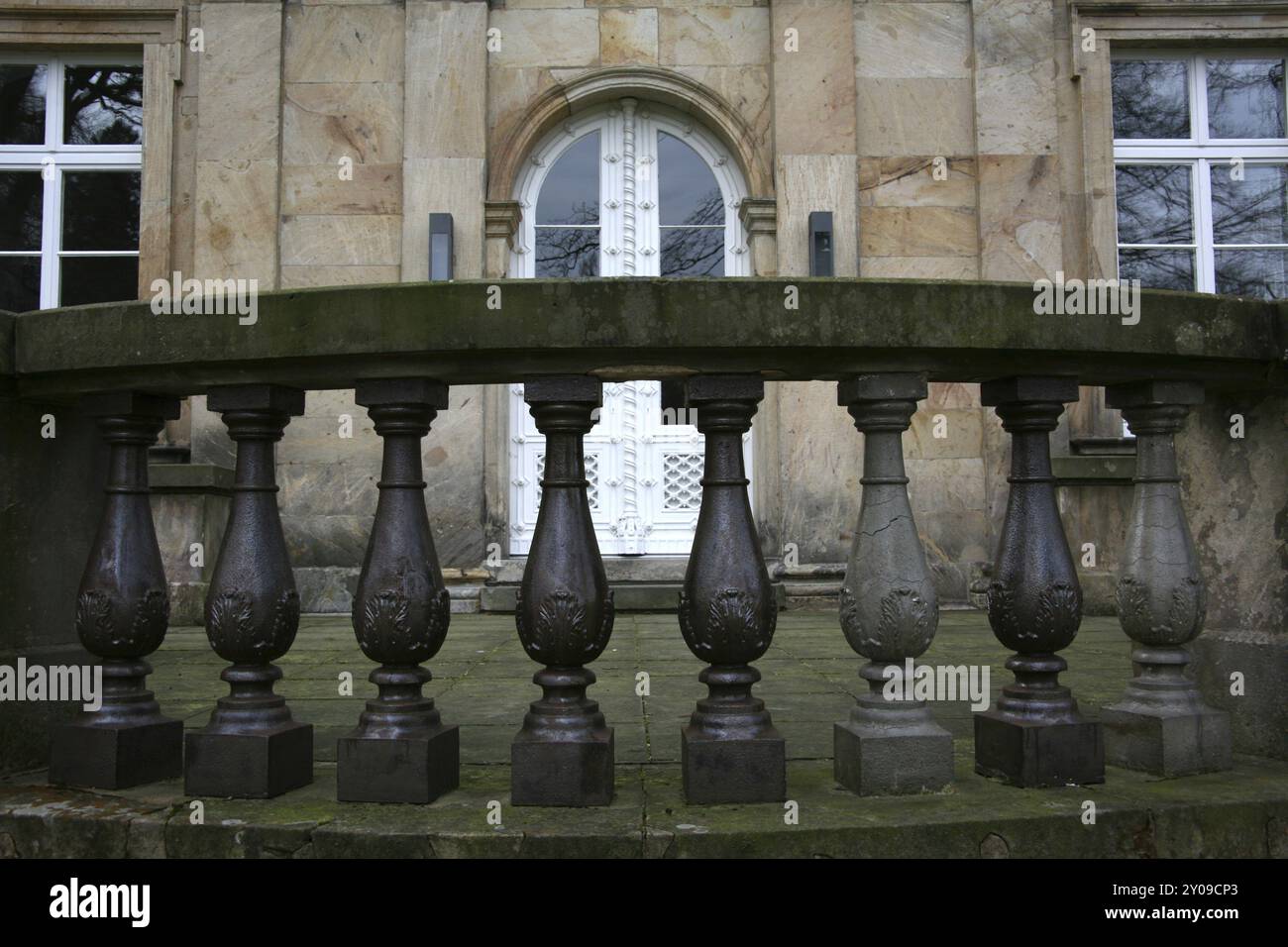 Balustrade parapet columns hi-res stock photography and images - Alamy