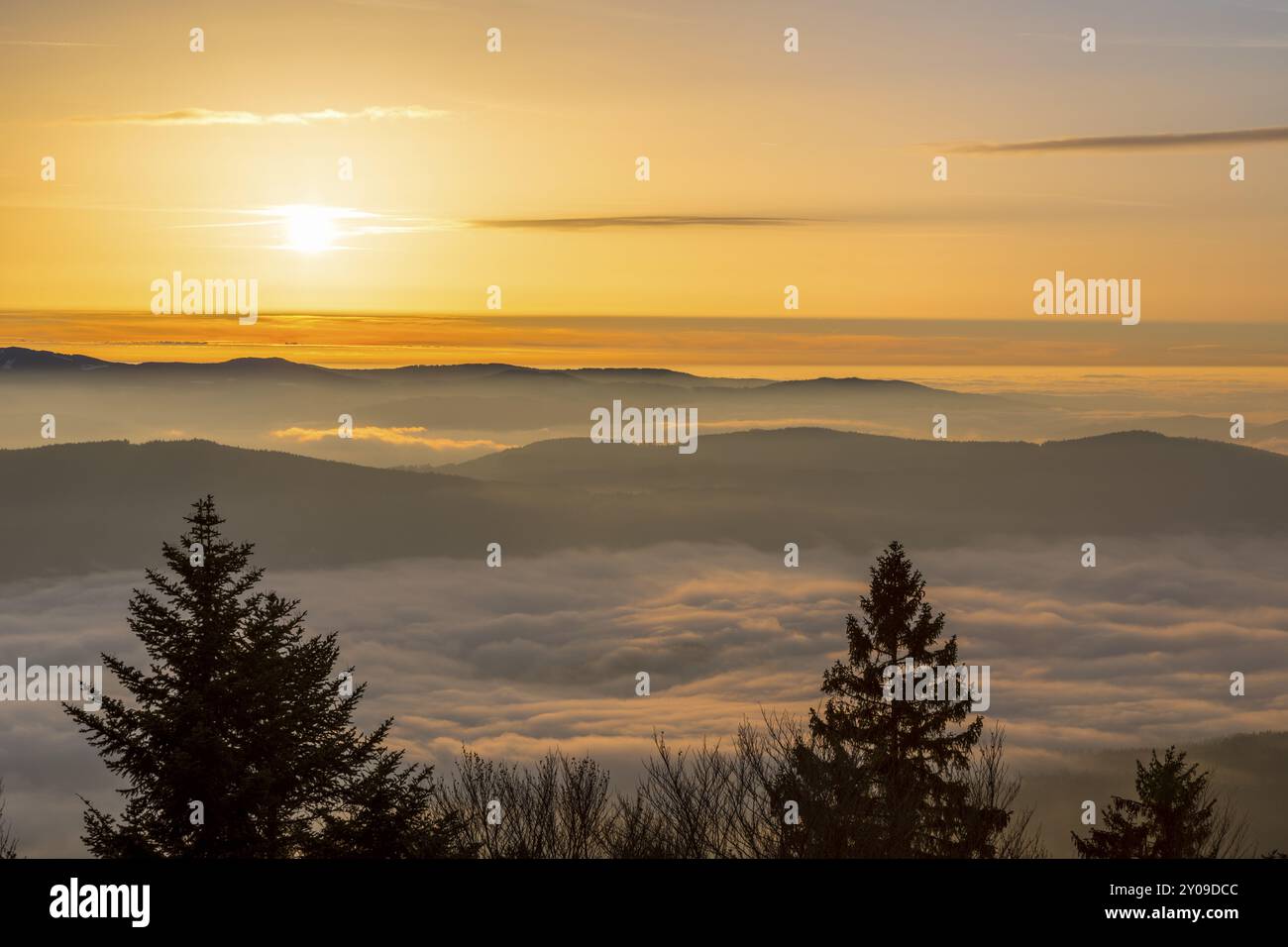 Atmospheric inversions hi-res stock photography and images - Alamy