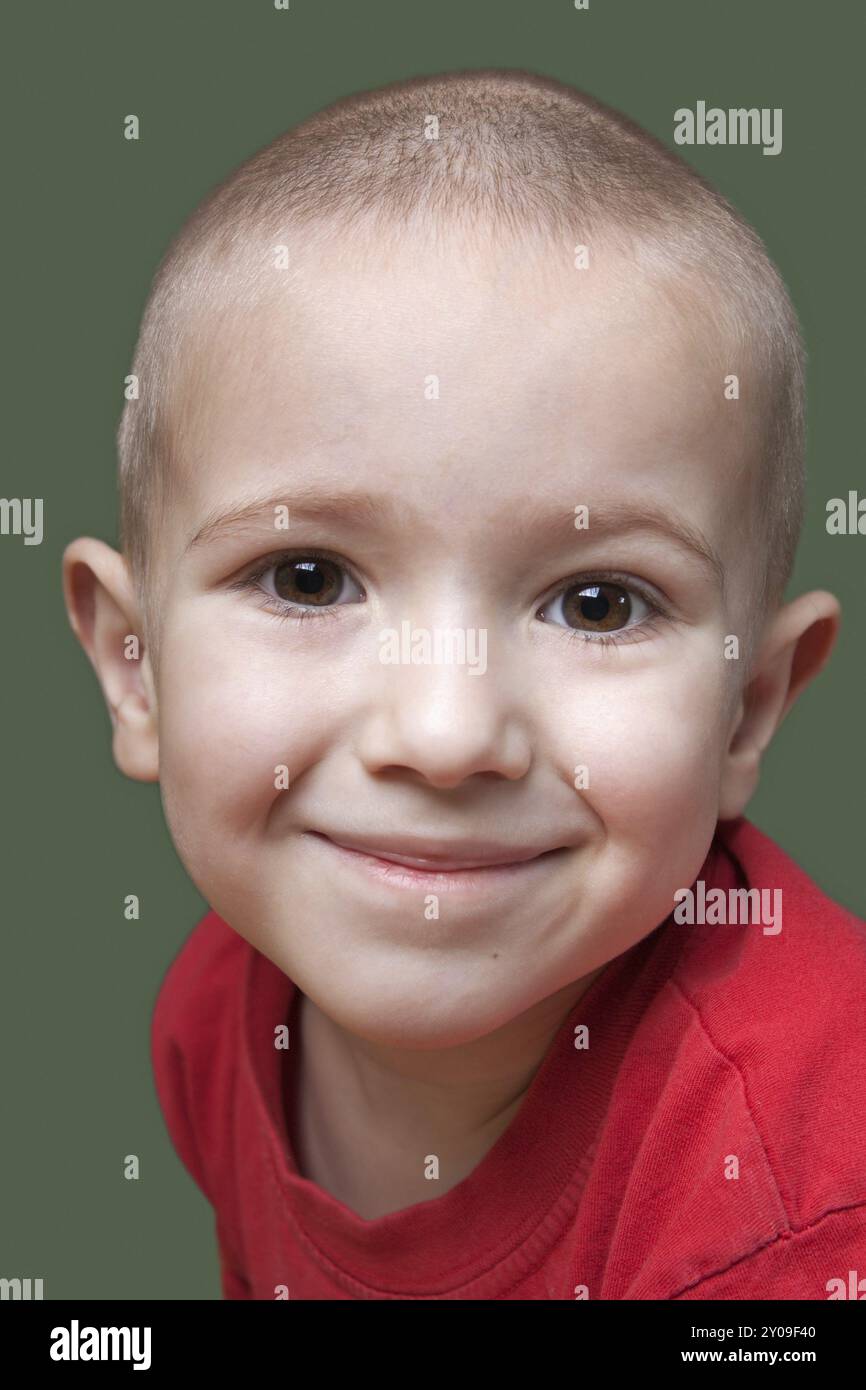 Little child smiling for happiness and fun Stock Photo - Alamy