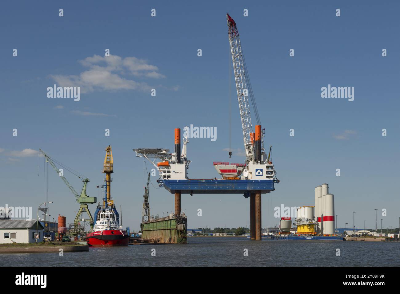 Elevating platform Thor loads nacelles and tower segments for an ...