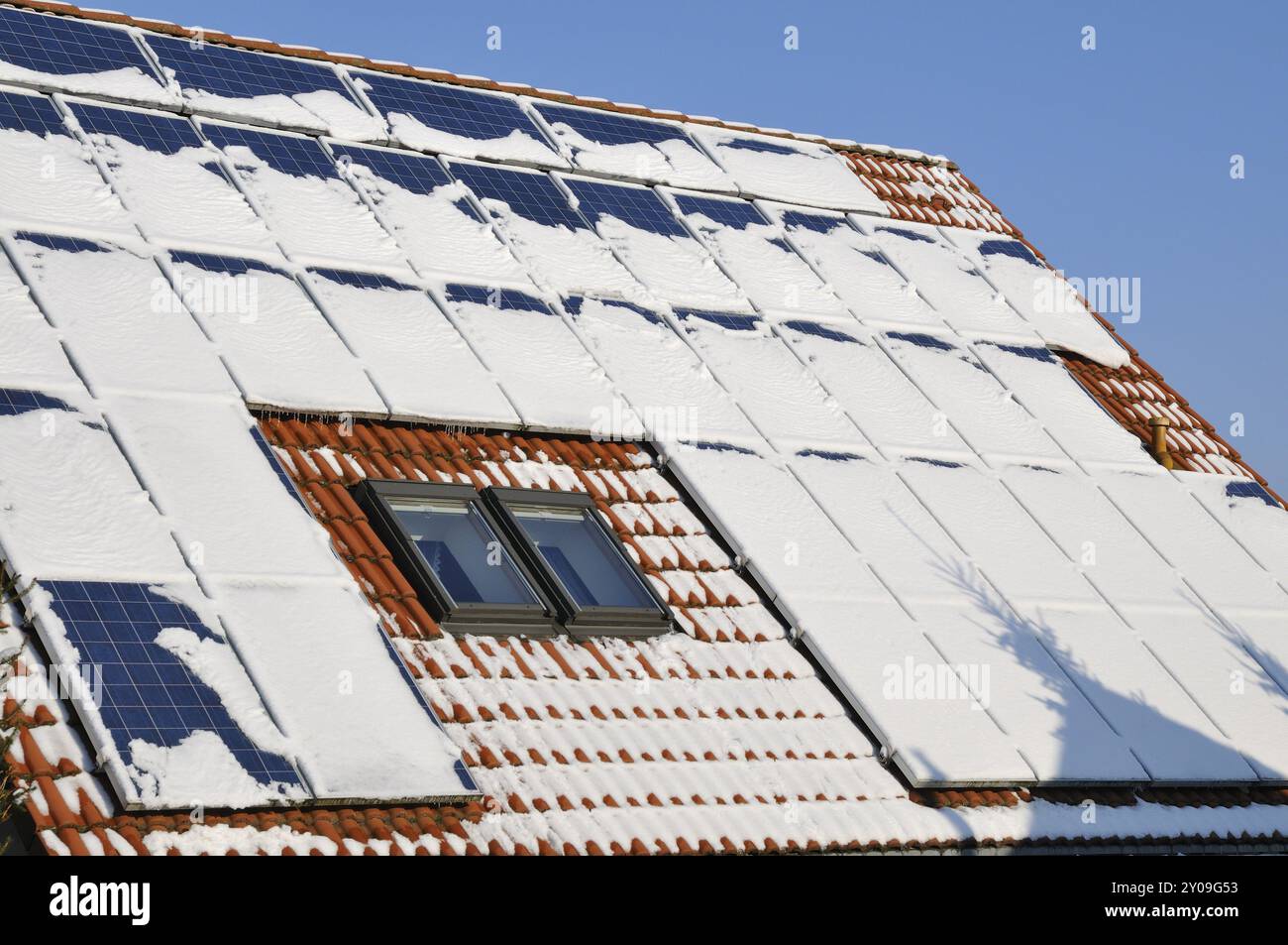 Solar modules with snow in winter, Solar modules in winter with snow ...