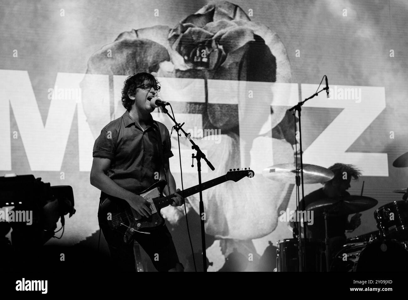 ALEX EDKINS, METZ, CONCERT, 2024: Alex Edkins the singer and guitarist ...