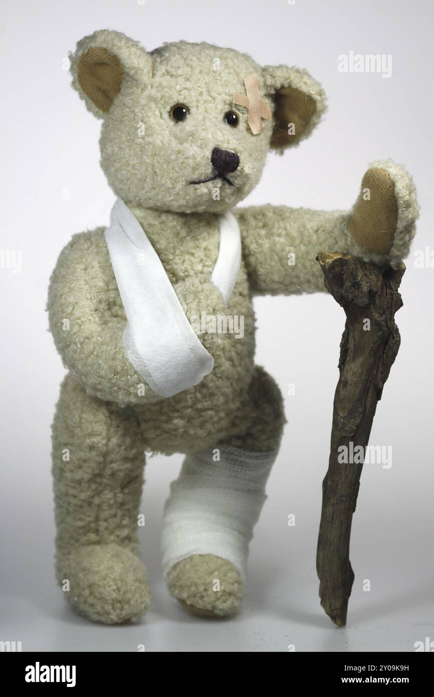 Teddy bear and crutches hi-res stock photography and images - Alamy