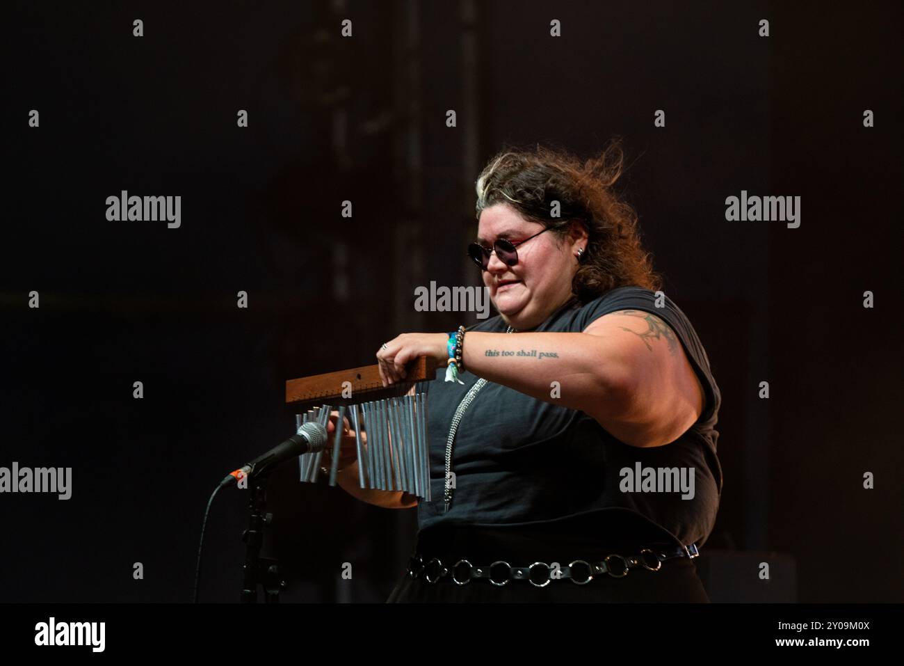 Sheer mag band hi-res stock photography and images - Alamy