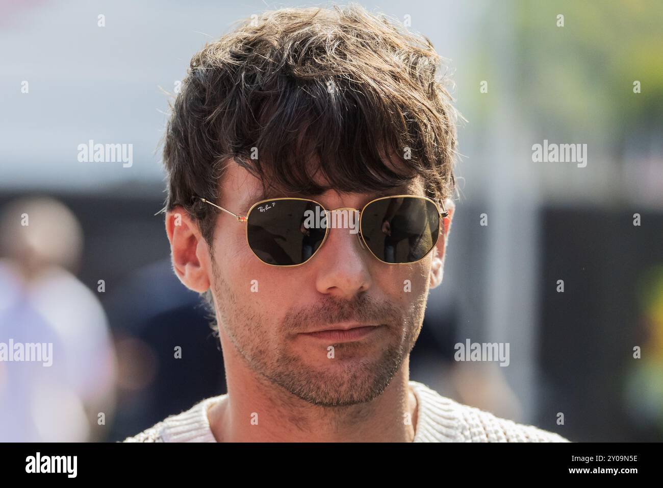 Former one direction singer louis tomlinson hi-res stock photography ...