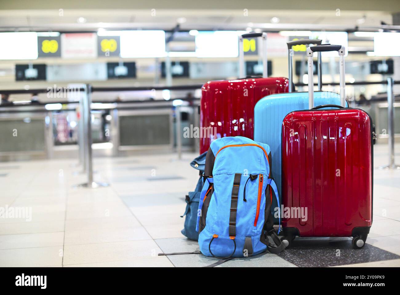 Bags checking airport hi-res stock photography and images - Alamy