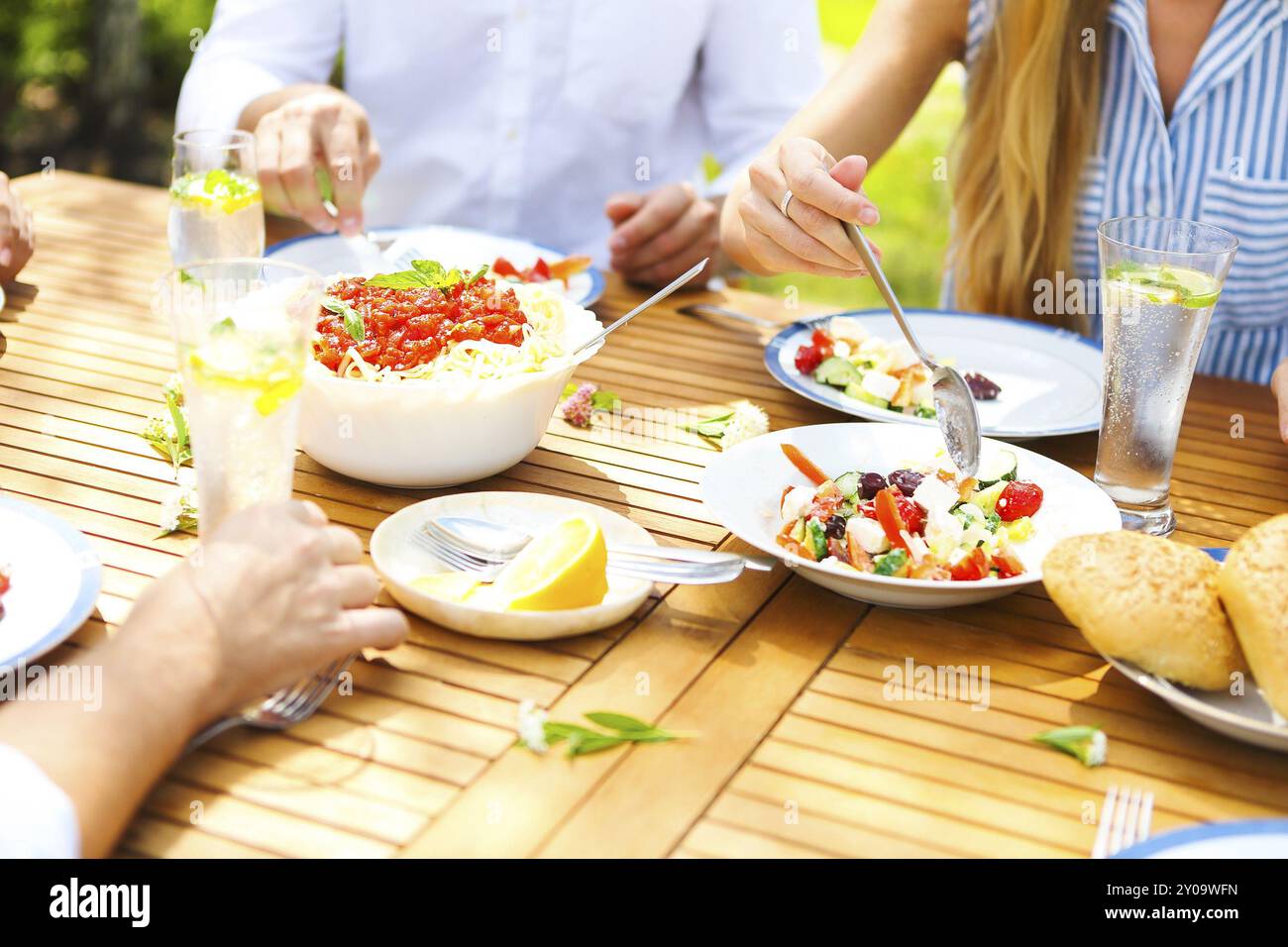 Parents dinner table empty hi-res stock photography and images - Alamy