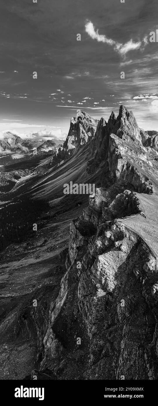 Rocks on top mountains Black and White Stock Photos & Images - Alamy