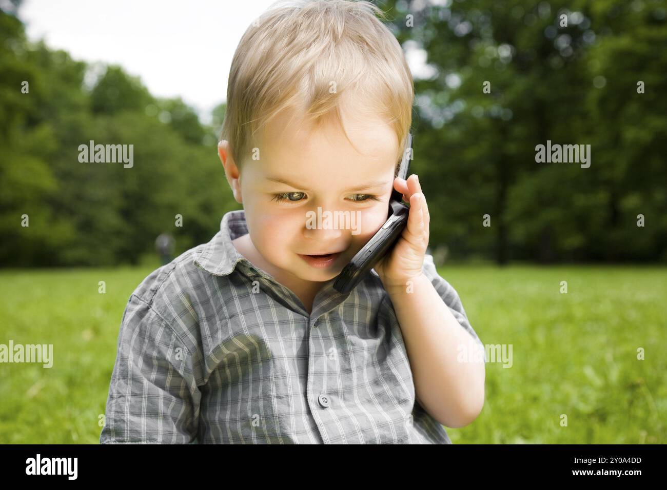Babies speaking hi-res stock photography and images - Alamy