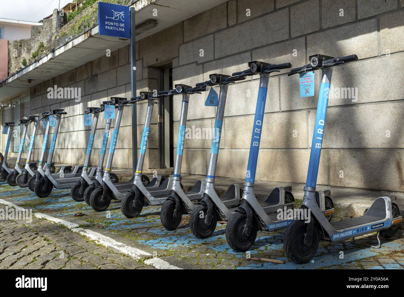 Symbolic image mobility, public transport, traffic, parked e-scooters ...