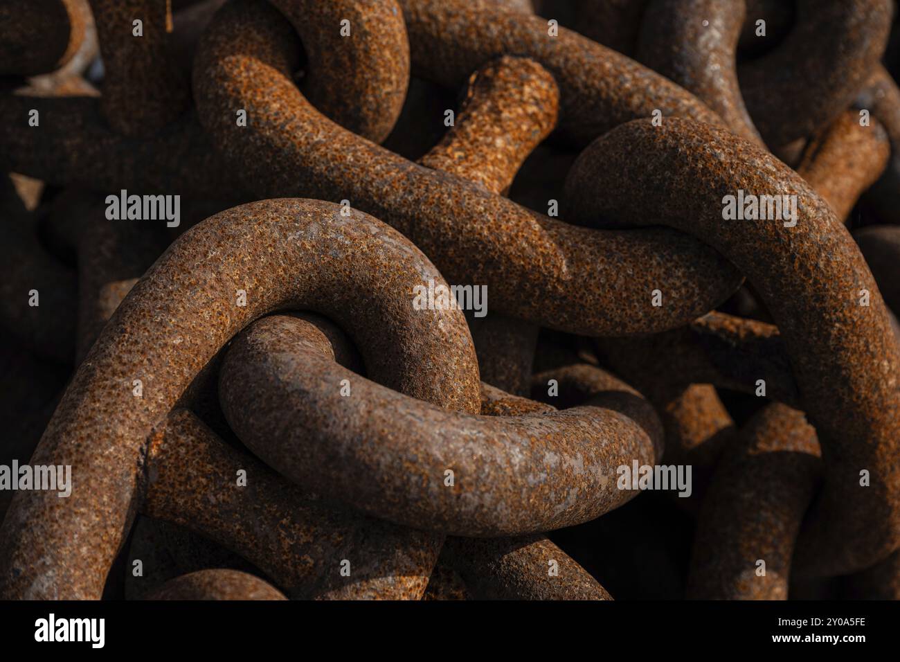 Chain sections hi-res stock photography and images - Alamy