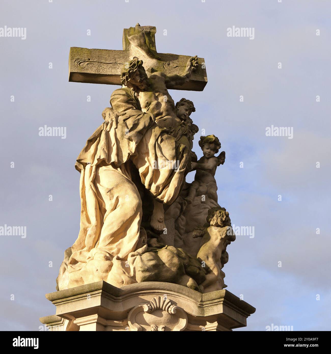 Statues crucified jesus christ hi-res stock photography and images - Alamy