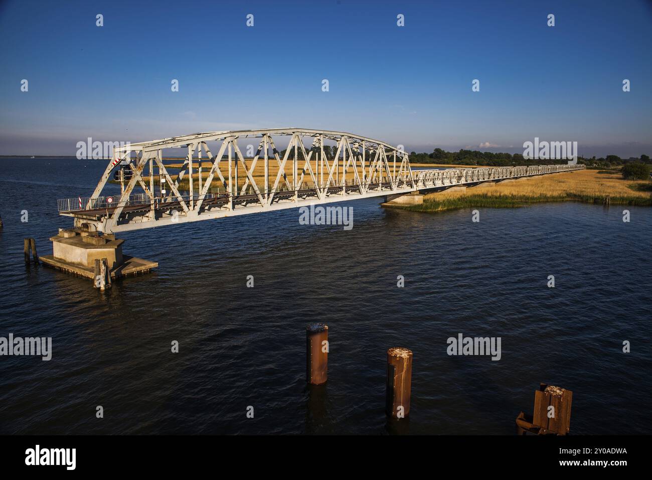 Rusty steel bridge crosses hi-res stock photography and images - Alamy
