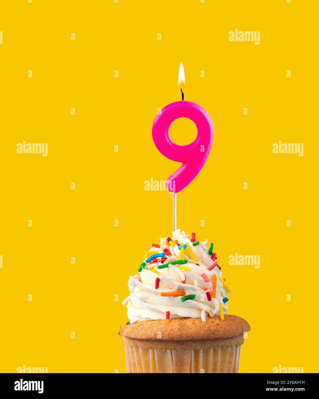 Pink candle and cupcake birthday card - Number 9 Stock Photo - Alamy