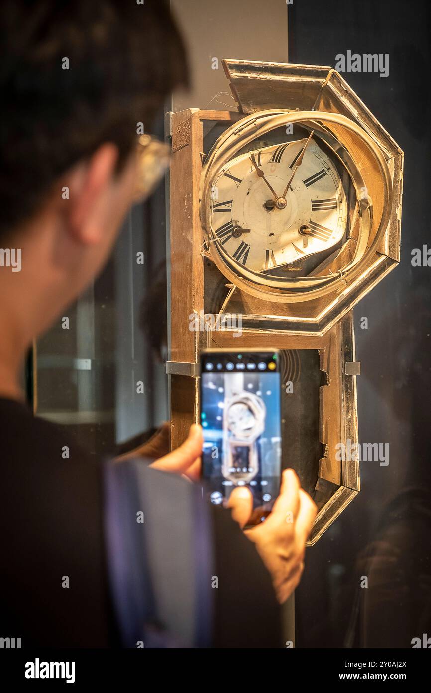 Wall Clock that suffered the atomic bombing in 1945, stopped at the ...