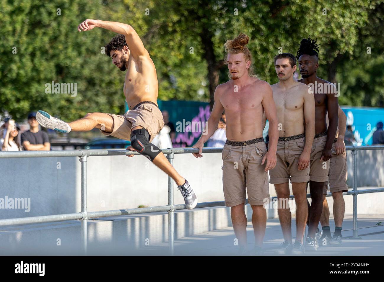 Greenwich Peninsula, London, UK. 1st September 2024. Presented By Cie Lézard Bleus. The ...