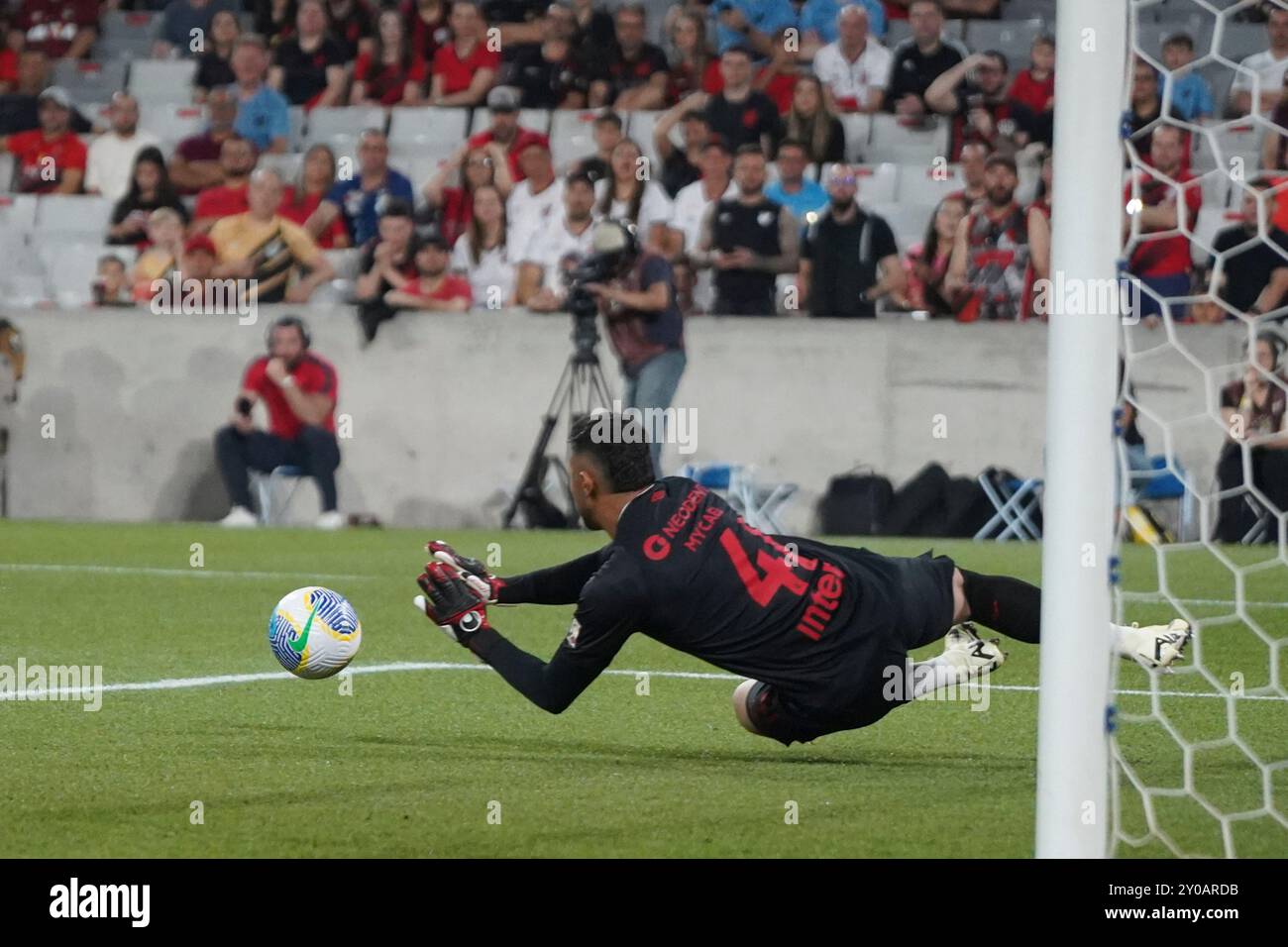 Curitiba, Brazil. 01st Sep, 2024. Goalkeeper Mycael makes a difficult ...