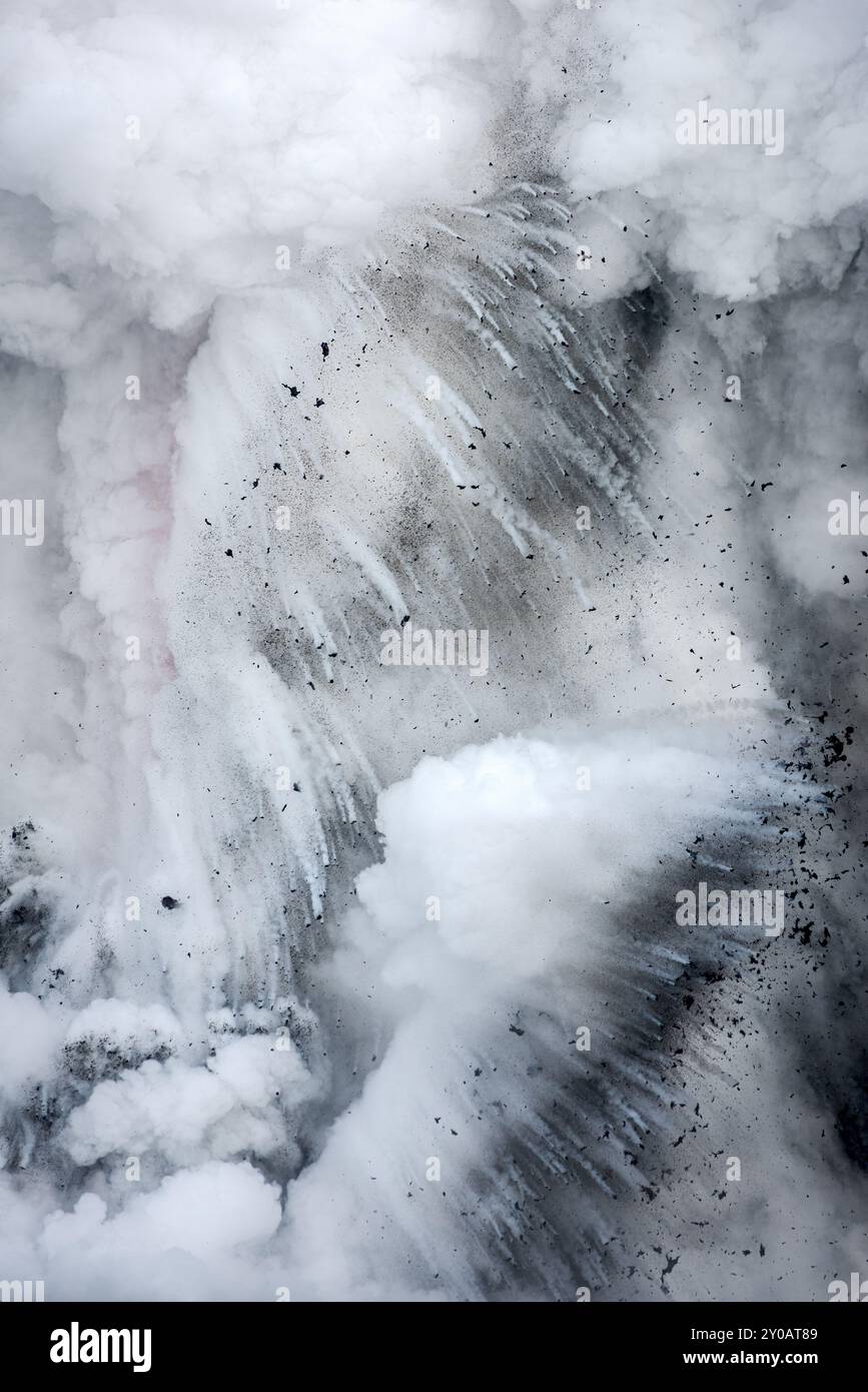 Hawaii's Kilauea volcano eruption formed a lava tube coming out the ...