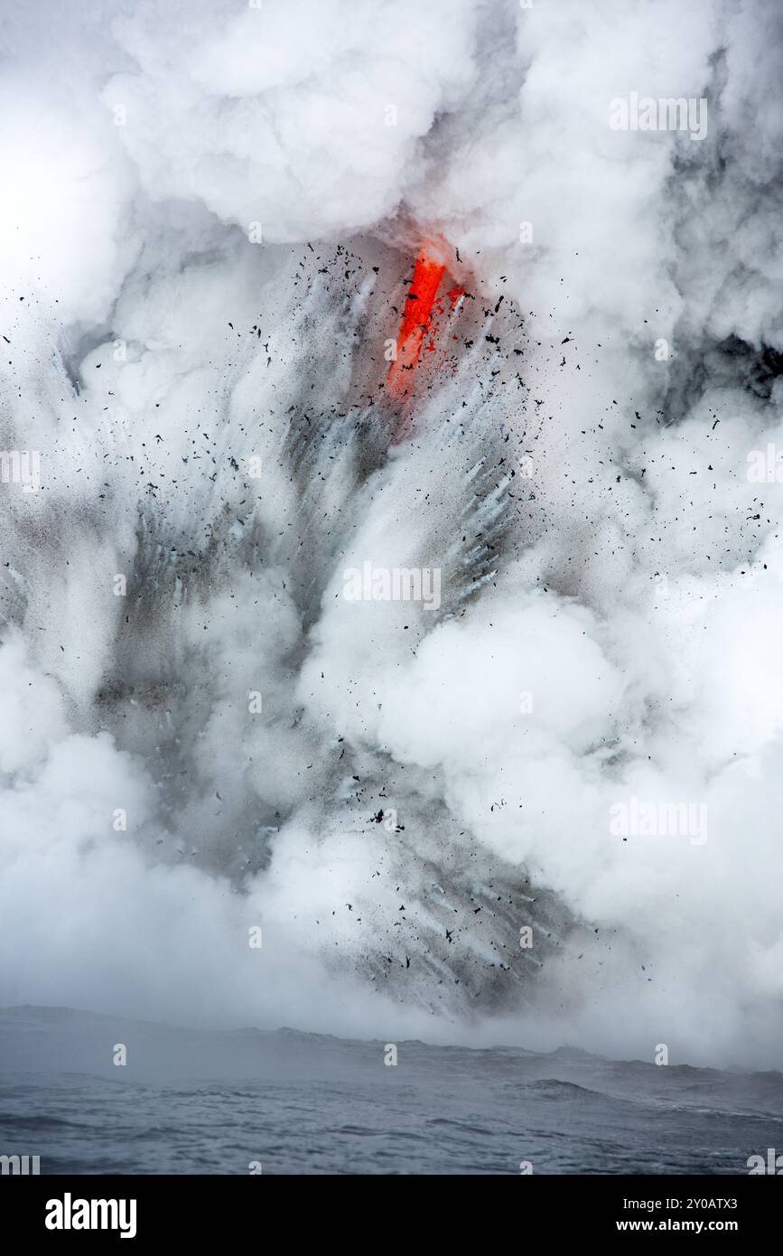 Hawaii's Kilauea volcano eruption formed a lava tube coming out the ...