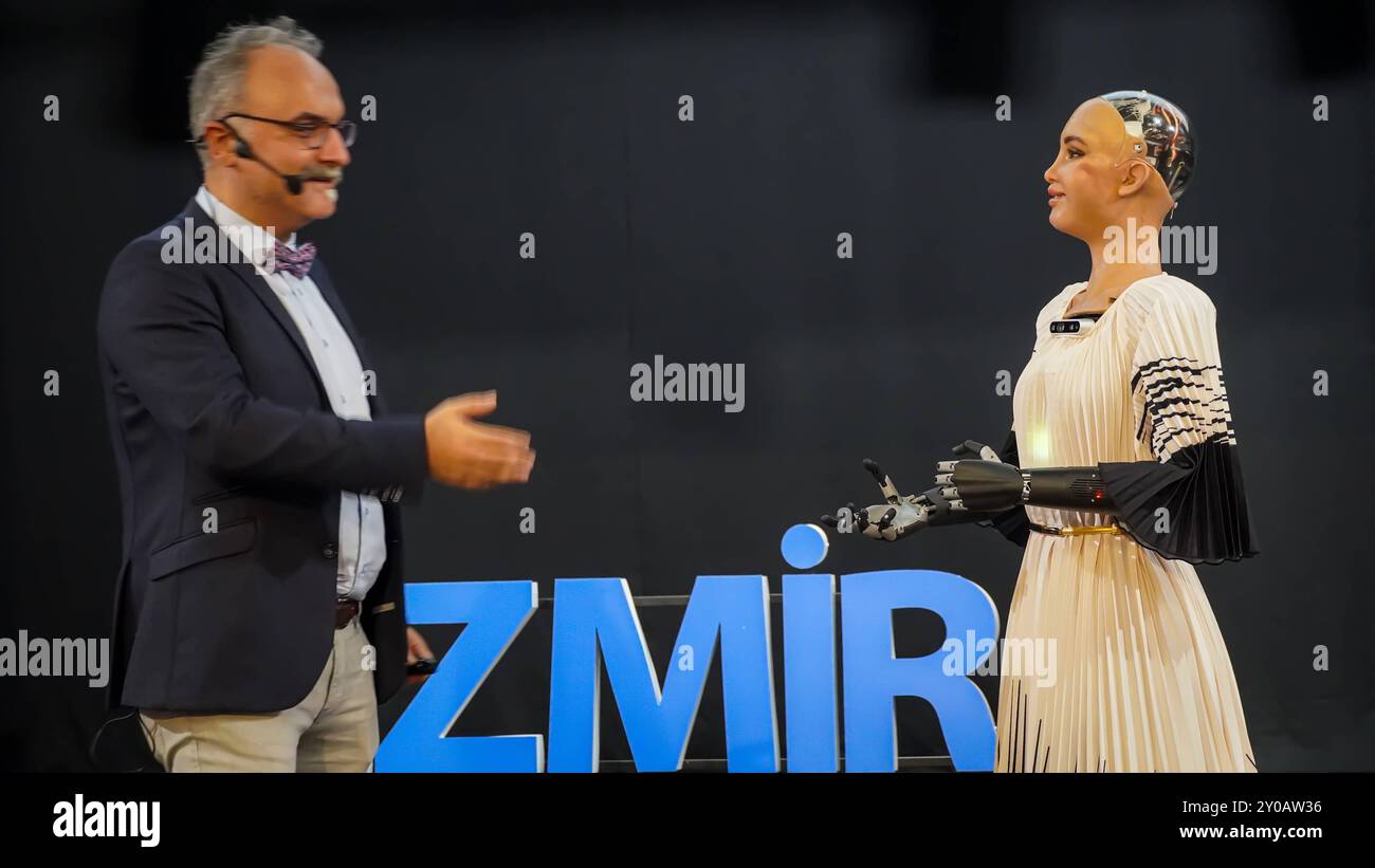 Famous female social humanoid robot Sophia, attended a conference ...
