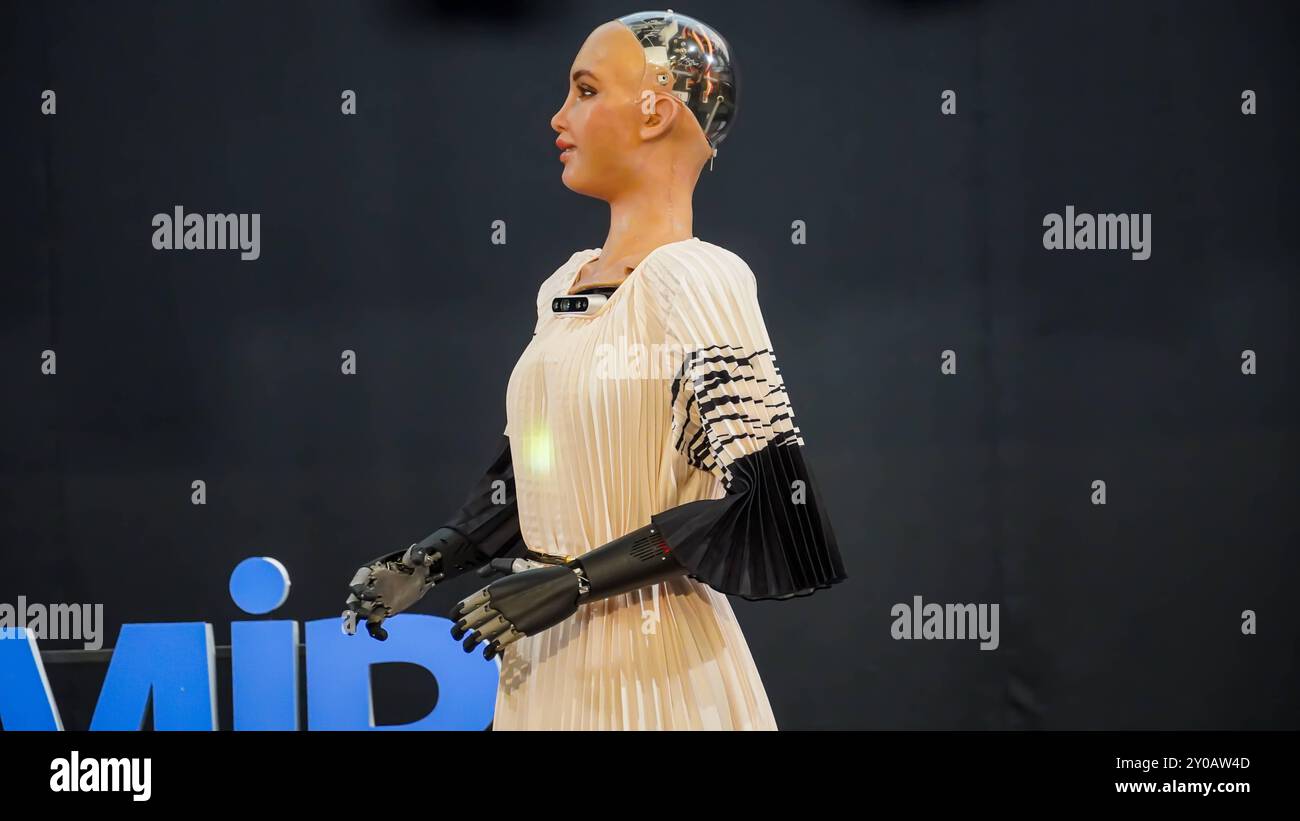 Famous female social humanoid robot Sophia, attended a conference ...